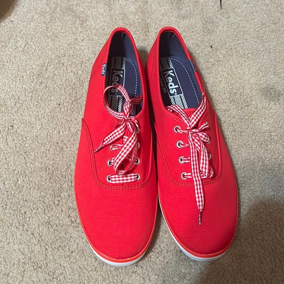 Keds | Shoes | Rex Keds With Redwhite Lacescomes With The Original ...